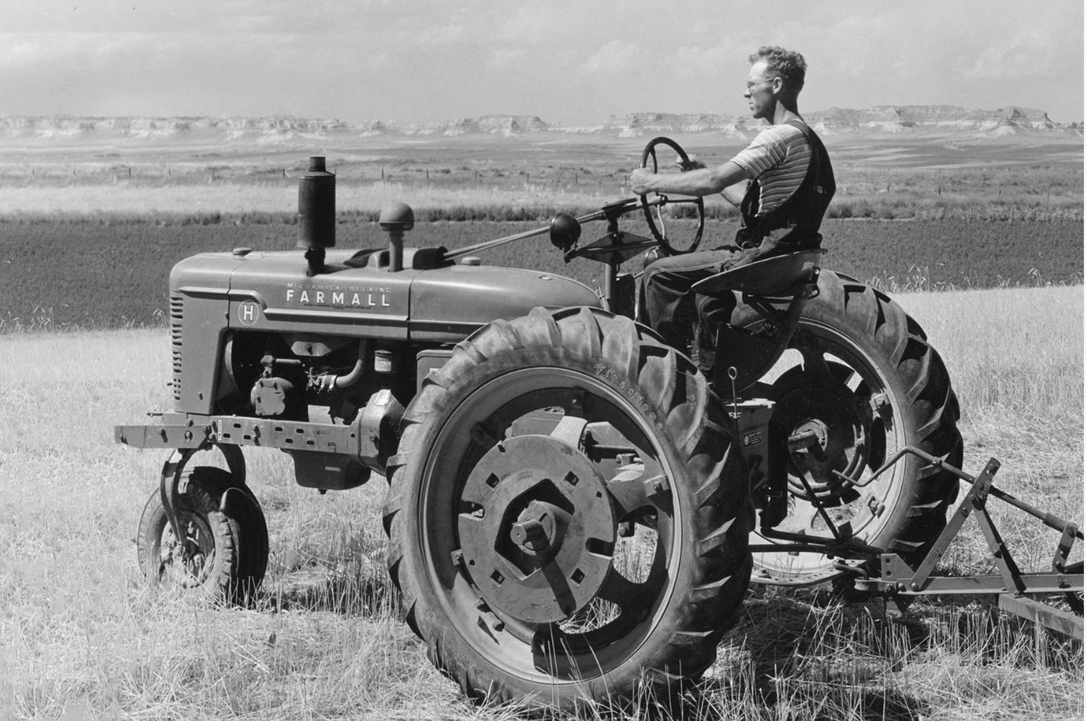 Case IH Celebrates 100 Years Of Farmall case-ih-celebrates-100-years-of-farmall
